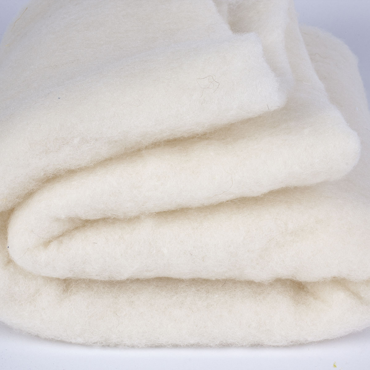 Wool fleece for insulation and stuffing 120 gr