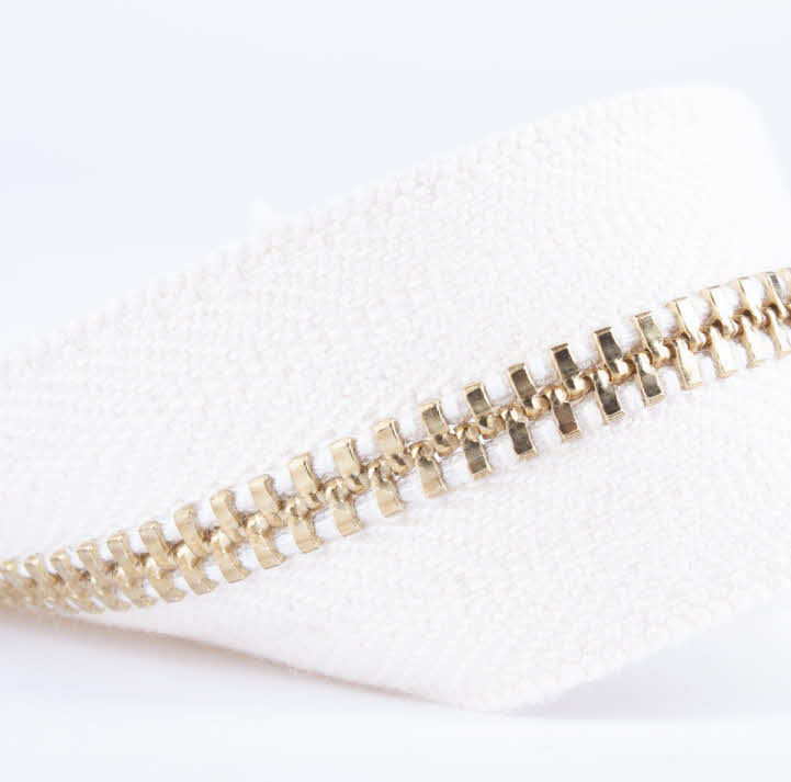 Accessories and trims from natural fibres